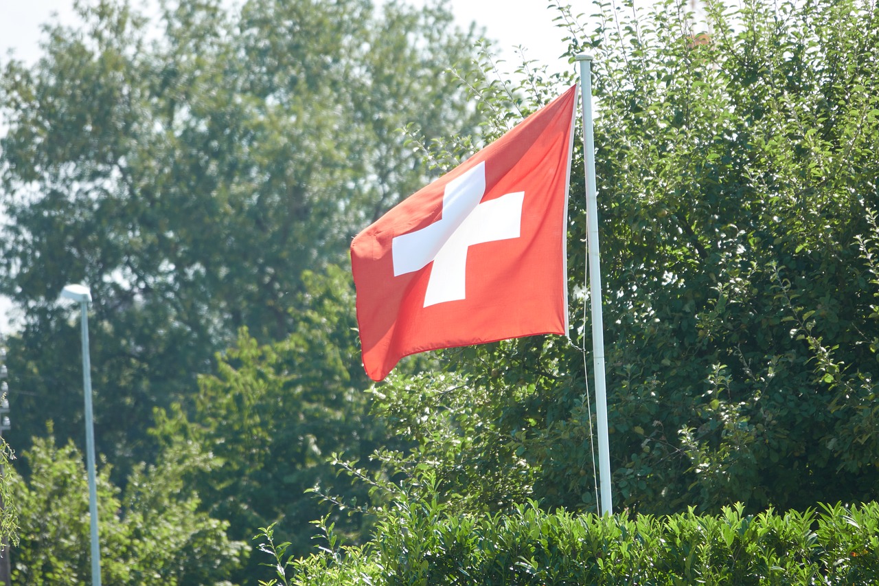 Pourquoi le drapeau suisse est-il carré ? - Saviezvous.fr